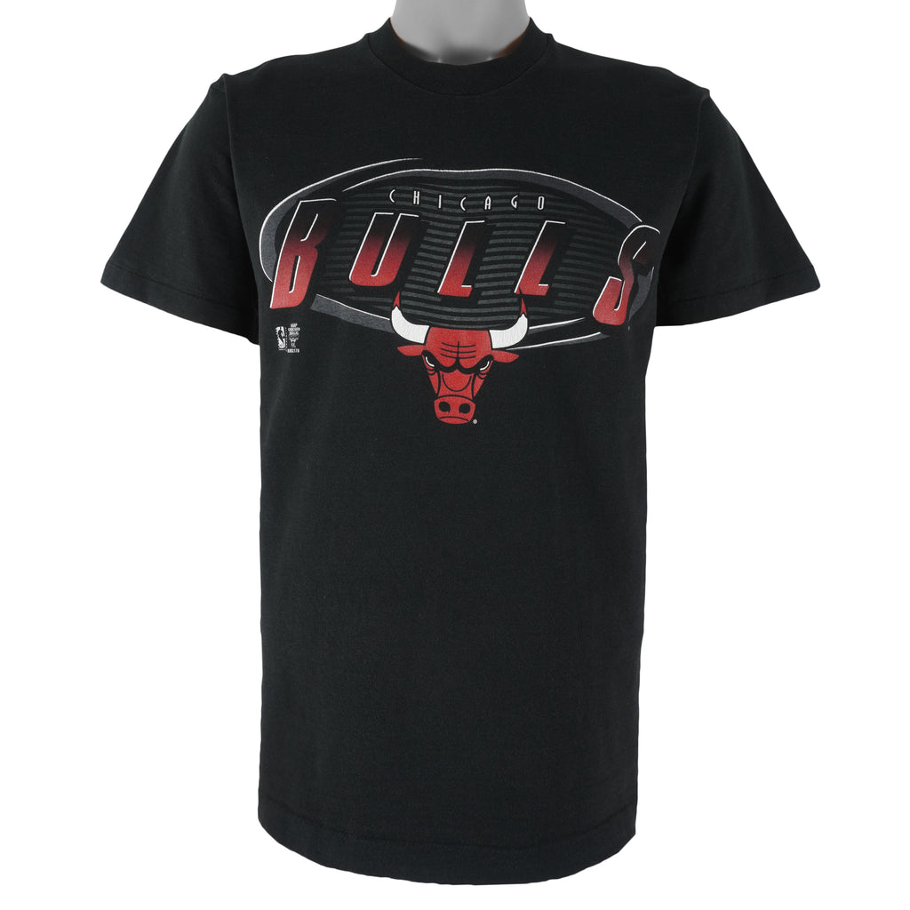 Vintage NBA (Fruit Of The Loom) - Chicago Bulls Single Stitch T-Shirt ...