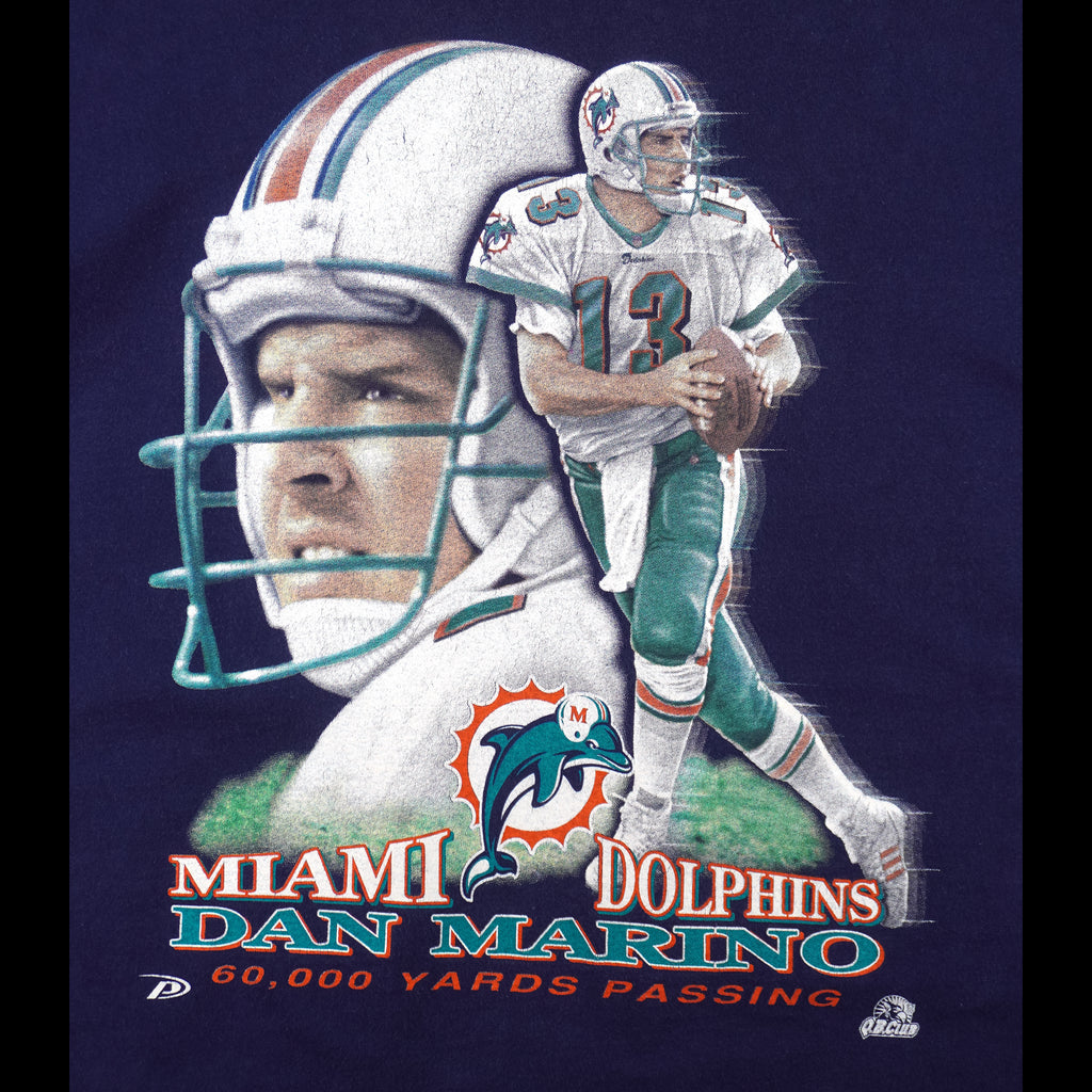 Vintage NFL (Pro Player) - Miami Dolphins Dan Marino No. 13 T-Shirt ...